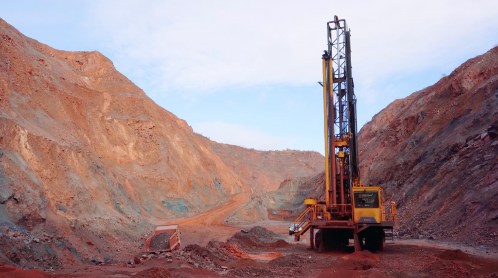 Рудомайн запустив у роботу Epiroc DM75 ‣ NADRA.info